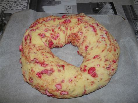 Brioche Aux Pralines Roses