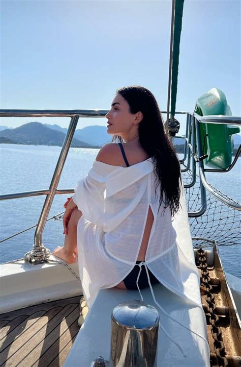 Pin by Juliana Reis on Özge Yağız Özge yağiz Beautiful women