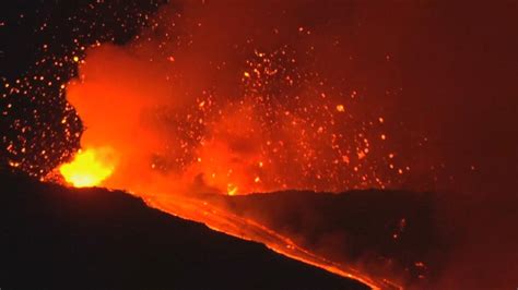 Vulkanausbruch Tna Spuckt Wieder Feuer Und Lava Video Welt