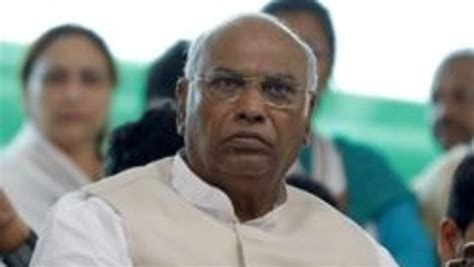 Karnataka CM Observers Present Report Before Congress President Kharge