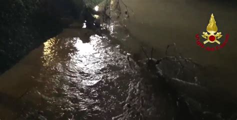 Maltempo In Veneto Ancora Sospesa La Linea Ferroviaria Milano Venezia