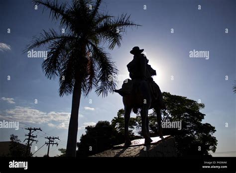 A PraÃa do Tropeiro homenageia o Tropeirisimo um dos principais
