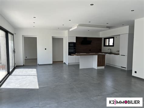 À vendre Villa 5 pièces située à Saint Marcel lès Sauzet 26740