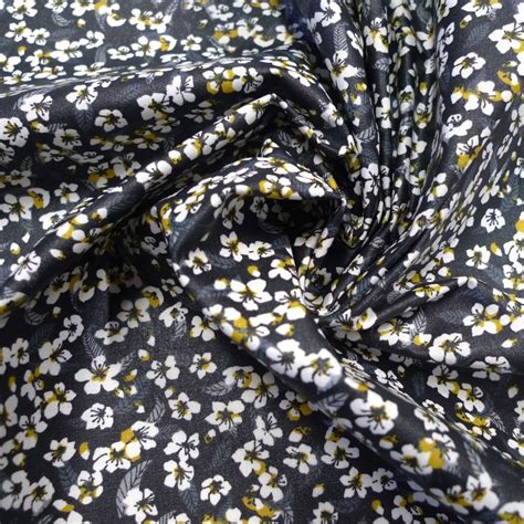Enduit Coton Fleurs Du Japon Noir Tissus