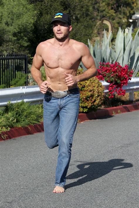 Scott Eastwood Works It Out 13 Sizzling Photos Of The Hot Actor Exercising