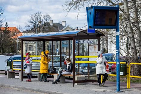 Wiosenne porządki na przystankach w Bydgoszczy W mieście pojawiły się