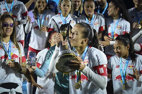 Bragantino vence Fluminense é campeão brasileiro feminino da A2Jogada