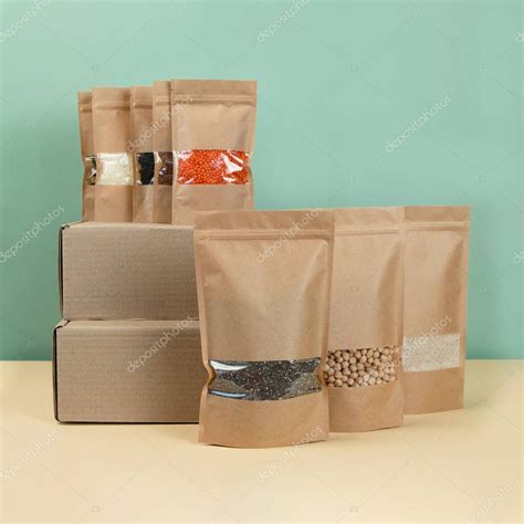 Bolsas de papel kraft marrón doypack con vista frontal de la tienda de