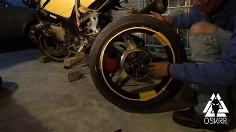 Cambiar Llanta Trasera Moto Youtube