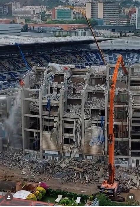 Así son las impactantes imágenes que deja la destrucción del Camp Nou
