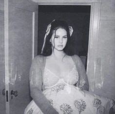 Lana Del Rey 9th Era DYKTTATUOB