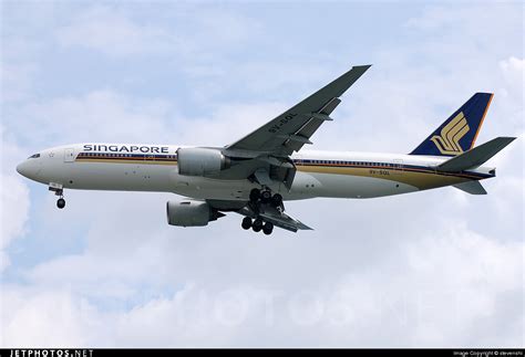 9V SQL Boeing 777 212 ER Singapore Airlines Stevenshi JetPhotos