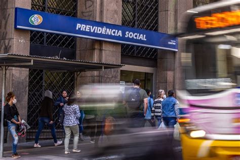 INSS governo antecipa pagamento do décimo terceiro de aposentados e