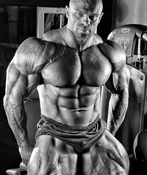 Pin On Muscular Men Bodybuilder Men And Men In A Uniform