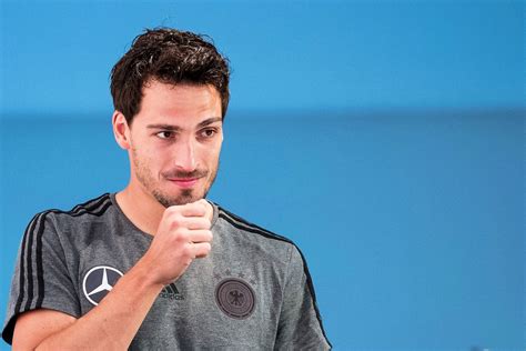Mats Hummels był krok od transferu do Anglii Miał grać w Manchesterze