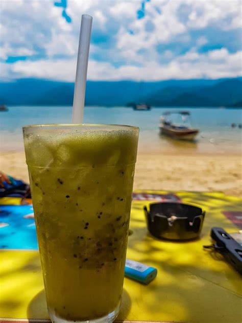 P Na Areia Caipirinha Gua De C Co Cervejinha Ohana Lgbtqia Amino