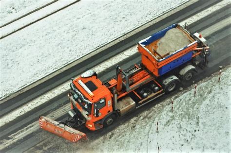 Jak drogowcy są przygotowani do zimy Wnioski po pierwszych opadach