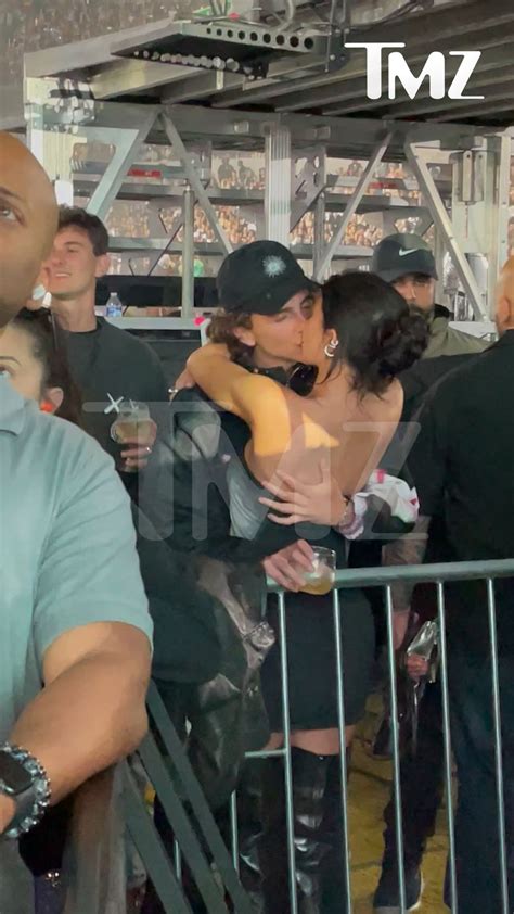 All The Kylie Jenner Timothee Chalamet Kissing Photos