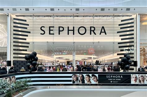 Sephora au Westfield London mall suit le mouvement en façonnant son