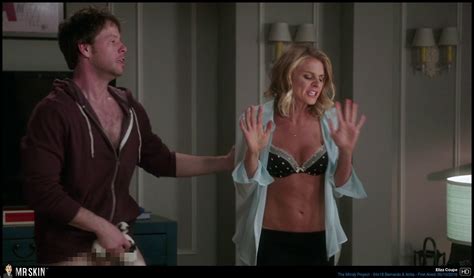 Eliza Coupe Nue Dans The Mindy Project