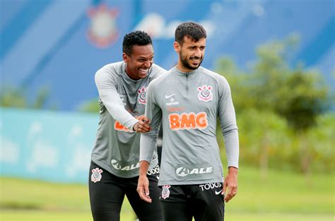 Veja as fotos do último treino do Corinthians antes do duelo o