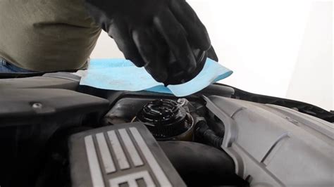 Descubre cuántos litros de aceite lleva un BMW 325i y mantén tu motor