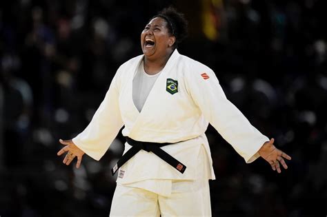 Saiba quanto Bia Souza vai receber pelo ouro olímpico Metrópoles