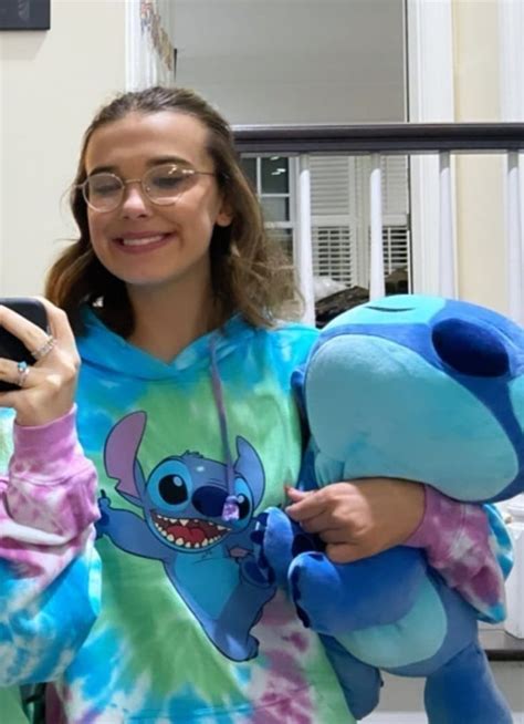 Millie Bobby Brown Art Girl Aesthetic Brown Aesthetic Marbella