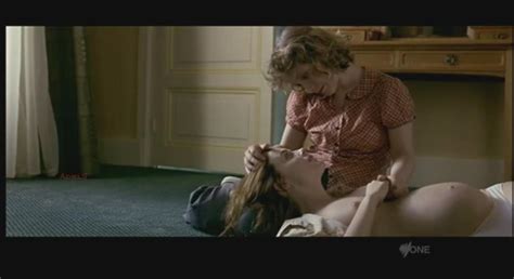 Naked Isabelle Carré in Anna M