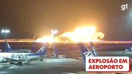 V Deo Veja O Momento Em Que Avi O Colide Em Outra Aeronave No