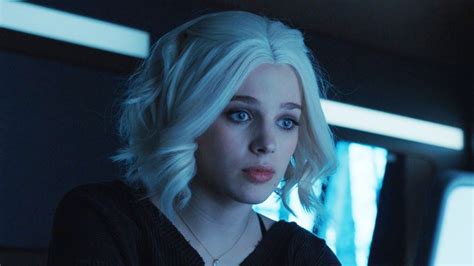 Why Did Raven S Hair Suddenly Turn Blonde In Titans Season Pedfire