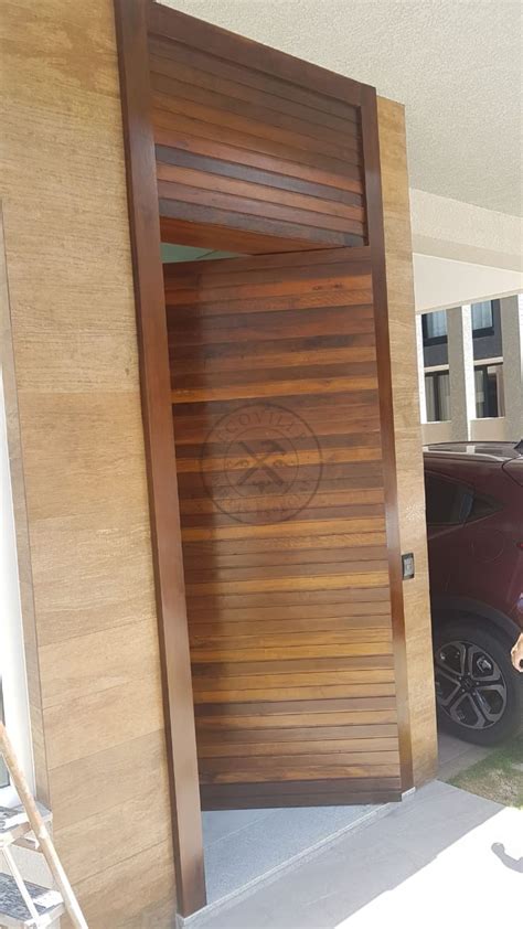 Porta Pivotante De Lambril Maci O De Imbuia Bandeira Superior Fixa