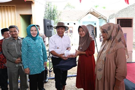Pj Ketua TP PKK Provinsi Banten Tine Al Muktabar Senam Dan Asupan Gizi
