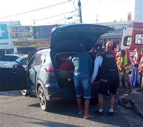 Carro Capota E Mulher Fica Presa S Ferragens Ap S Acidente Em Jo O