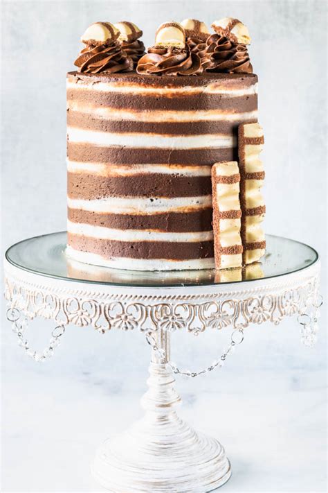 Kinder Bueno Torte Kinder Bueno Cake With Gold Drip Baylee Willms
