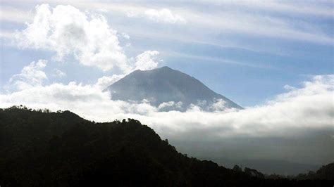Gunung Semeru Erupsi Dua Kali Pagi Ini Tribuntoraja