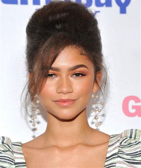 15 Iconic Actresses With Black Hair And Brown Eyes