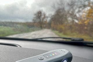 Puck Kompletnie pijany i odurzony kierowca BMW wjechał do nich na