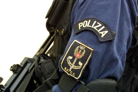 Ecco I Nuovi Distintivi Della Polizia Di Stato Ilgiornale It