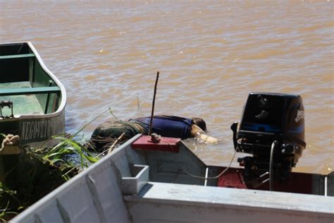 Corpo encontrado boiando no rio Paraíba Folha1 Geral