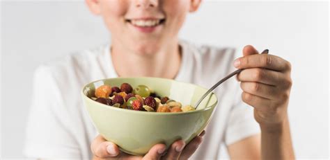 ADOLESCENCIA UN MOMENTO OPORTUNO PARA PROMOVER UNA ALIMENTACIÓN SALUDABLE