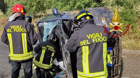 Perde Il Controllo Dell Auto E Si Ribalta Sulla Nuoro Orgosolo