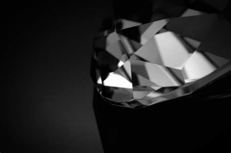 Diamante negro Conheça essa pedra preciosa e seus cuidados AnaTomich