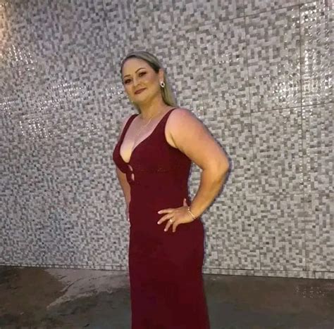 Mulher é morta pelo ex marido a terçadadas na frente dos filhos