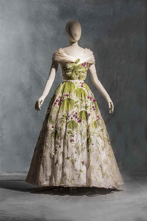 Chia sẻ với hơn 59 về dress christian dior hay nhất cdgdbentre edu vn