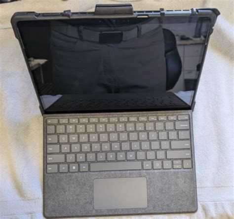 Microsoft Surface Pro Keyboard Bundle Gb I U