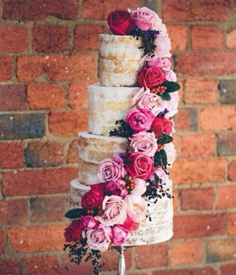 Inspírate en las naked cakes para decorar bizcochos A gusto en casa