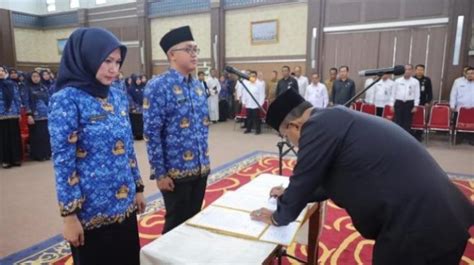 Bupati Karimun Melantik 256 ASN Pejabat Fungsional Di Gedung Nilam Sari