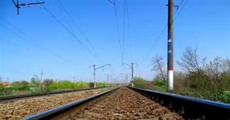 Uwaga pasażerowie Awaria sieci trakcyjnej w Łódzkiem RMF 24