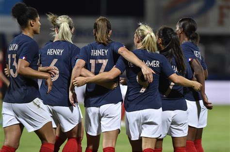 Quipe De France F Minine Le Calendrier Des Bleues Avec Les